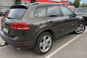 Brūns Volkswagen Touareg 2016 Rīga, ar dzinēja tilpumu 3.00 L un nobraukumu 266 tūkst. km par 14500 €, foto 9 vietnē AUTOMOTO.COM.LV