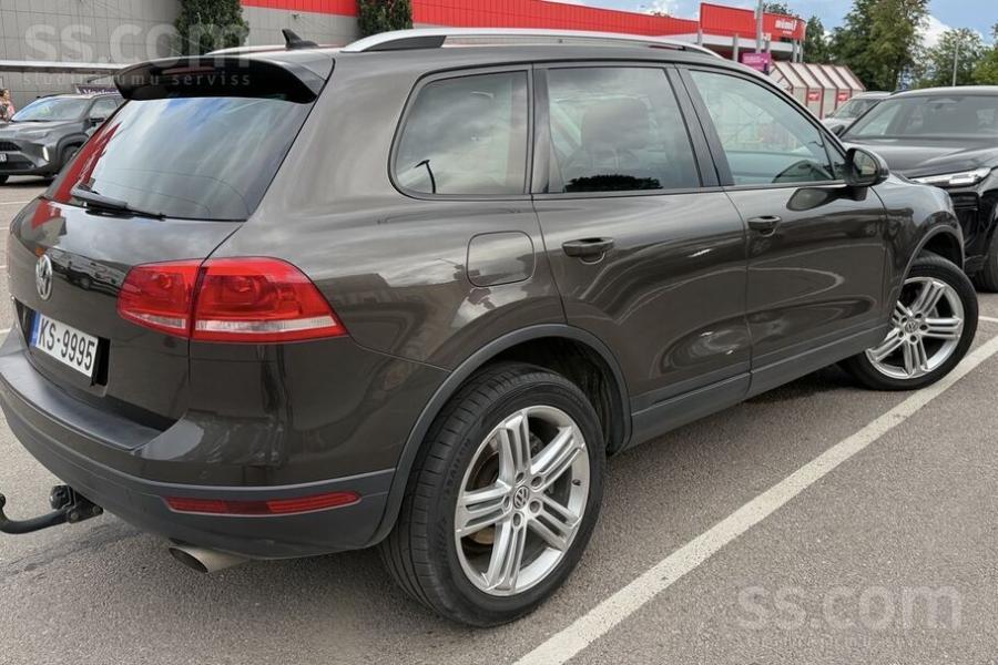 Brūns Volkswagen Touareg 2016 Rīga, ar dzinēja tilpumu 3.00 L un nobraukumu 266 tūkst. km par 14500 €, foto 9 vietnē AUTOMOTO.COM.LV