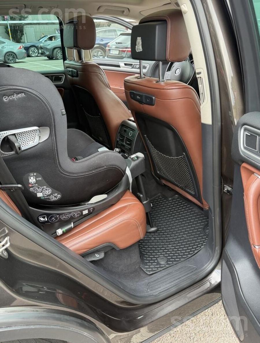 Brūns Volkswagen Touareg 2016 Rīga, ar dzinēja tilpumu 3.00 L un nobraukumu 266 tūkst. km par 14500 €, foto 12 vietnē AUTOMOTO.COM.LV