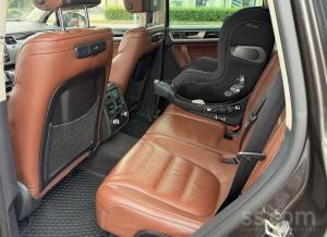 Brūns Volkswagen Touareg 2016 Rīga, ar dzinēja tilpumu 3.00 L un nobraukumu 266 tūkst. km par 14500 €, foto 15 vietnē AUTOMOTO.COM.LV