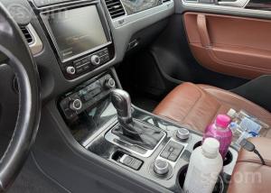 Brūns Volkswagen Touareg 2016 Rīga, ar dzinēja tilpumu 3.00 L un nobraukumu 266 tūkst. km par 14500 €, foto 17 vietnē AUTOMOTO.COM.LV