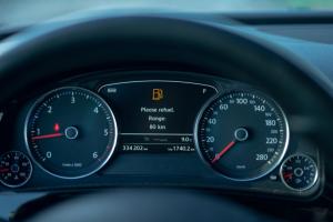 Brown Volkswagen Touareg 2017 in Riga, with an engine capacity of 3.00 L and mileage of 335 thousand km for 17500 €, photo 36 on AUTOMOTO.COM.LV