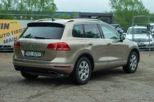 Brown Volkswagen Touareg 2017 in Riga, with an engine capacity of 3.00 L and mileage of 335 thousand km for 17500 €, photo 43 on AUTOMOTO.COM.LV