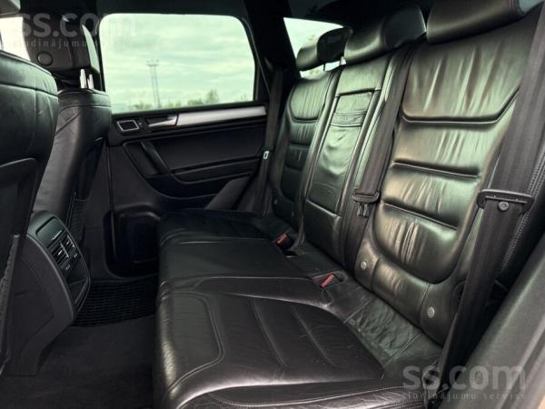 Brūns Volkswagen Touareg 2017 Liepāja, ar dzinēja tilpumu 3.00 L un nobraukumu 345 tūkst. km par 12900 €, foto 11 vietnē AUTOMOTO.COM.LV