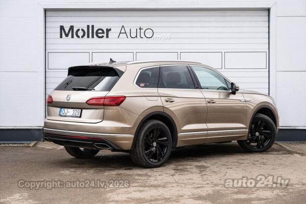 Brūns Volkswagen Touareg 2018 Rīga, ar dzinēja tilpumu 3.00 L un nobraukumu 194 tūkst. km par 31500 €, foto 3 vietnē AUTOMOTO.COM.LV