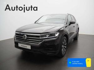 Brown Volkswagen Touareg 2019 in Vilnius, with an engine capacity of 2.97 L and mileage of 184 thousand km for 28500 €, photo  on AUTOMOTO.COM.LV