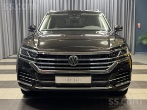 Brūns Volkswagen Touareg 2019 Rīga, ar dzinēja tilpumu 3.00 L un nobraukumu 99 tūkst. km par 34990 €, foto 2 vietnē AUTOMOTO.COM.LV