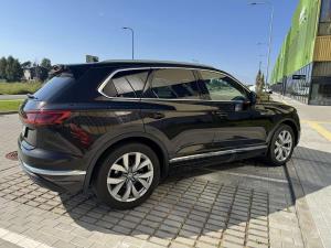 Brūns Volkswagen Touareg 2019 Viļņa, ar dzinēja tilpumu 3.00 L un nobraukumu 151 tūkst. km par 33500 €, foto 3 vietnē AUTOMOTO.COM.LV