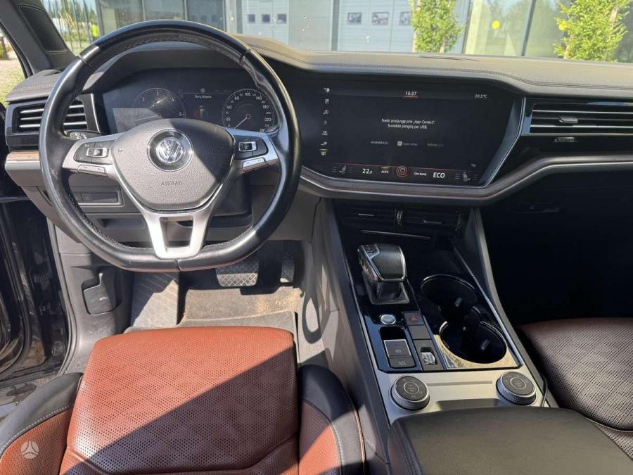 Brūns Volkswagen Touareg 2019 Viļņa, ar dzinēja tilpumu 3.00 L un nobraukumu 151 tūkst. km par 33500 €, foto 18 vietnē AUTOMOTO.COM.LV