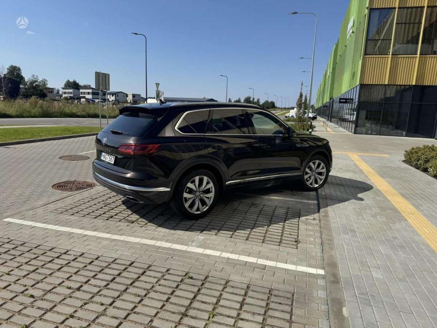 Brūns Volkswagen Touareg 2019 Viļņa, ar dzinēja tilpumu 3.00 L un nobraukumu 151 tūkst. km par 33500 €, foto 22 vietnē AUTOMOTO.COM.LV