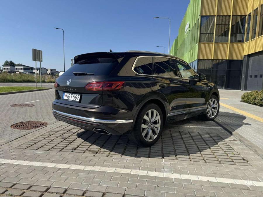 Brūns Volkswagen Touareg 2019 Viļņa, ar dzinēja tilpumu 3.00 L un nobraukumu 151 tūkst. km par 33500 €, foto 23 vietnē AUTOMOTO.COM.LV