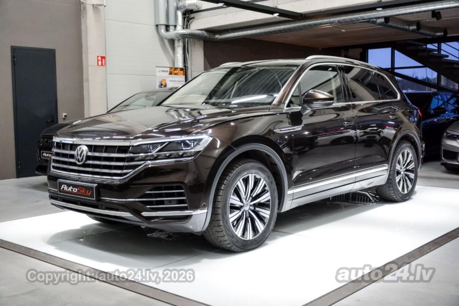 Brown Volkswagen Touareg 2020 in Tallinn, with an engine capacity of 3.00 L and mileage of 116 thousand km for 44500 €, photo 3 on AUTOMOTO.COM.LV