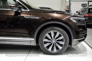 Brown Volkswagen Touareg 2020 in Tallinn, with an engine capacity of 3.00 L and mileage of 116 thousand km for 44500 €, photo 4 on AUTOMOTO.COM.LV