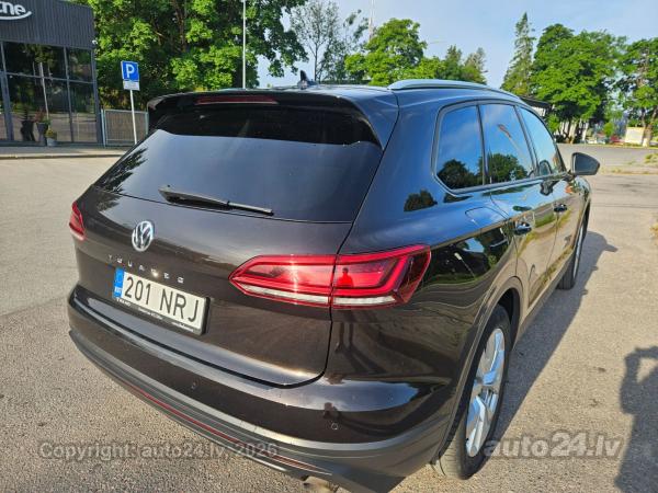 Brūns Volkswagen Touareg 2020 Tallina, ar dzinēja tilpumu 3.00 L un nobraukumu 137 tūkst. km par 36000 €, foto 2 vietnē AUTOMOTO.COM.LV