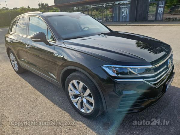 Brūns Volkswagen Touareg 2020 Tallina, ar dzinēja tilpumu 3.00 L un nobraukumu 137 tūkst. km par 36000 €, foto 4 vietnē AUTOMOTO.COM.LV