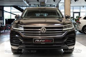 Brown Volkswagen Touareg 2020 in Tallinn, with an engine capacity of 3.00 L and mileage of 112 thousand km for 36900 €, photo 4 on AUTOMOTO.COM.LV