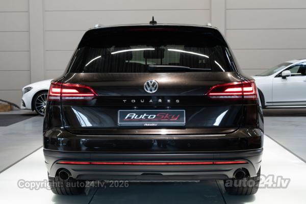 Brown Volkswagen Touareg 2020 in Tallinn, with an engine capacity of 3.00 L and mileage of 112 thousand km for 36900 €, photo 6 on AUTOMOTO.COM.LV