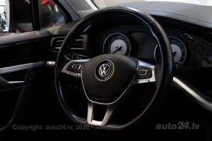 Brown Volkswagen Touareg 2020 in Tallinn, with an engine capacity of 3.00 L and mileage of 112 thousand km for 36900 €, photo 14 on AUTOMOTO.COM.LV
