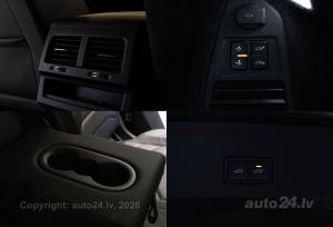 Brown Volkswagen Touareg 2020 in Tallinn, with an engine capacity of 3.00 L and mileage of 112 thousand km for 36900 €, photo 19 on AUTOMOTO.COM.LV