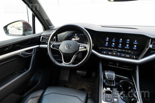 Brūns Volkswagen Touareg 2022 Rīga, ar dzinēja tilpumu 3.00 L un nobraukumu 75 tūkst. km par 43750 €, foto 9 vietnē AUTOMOTO.COM.LV