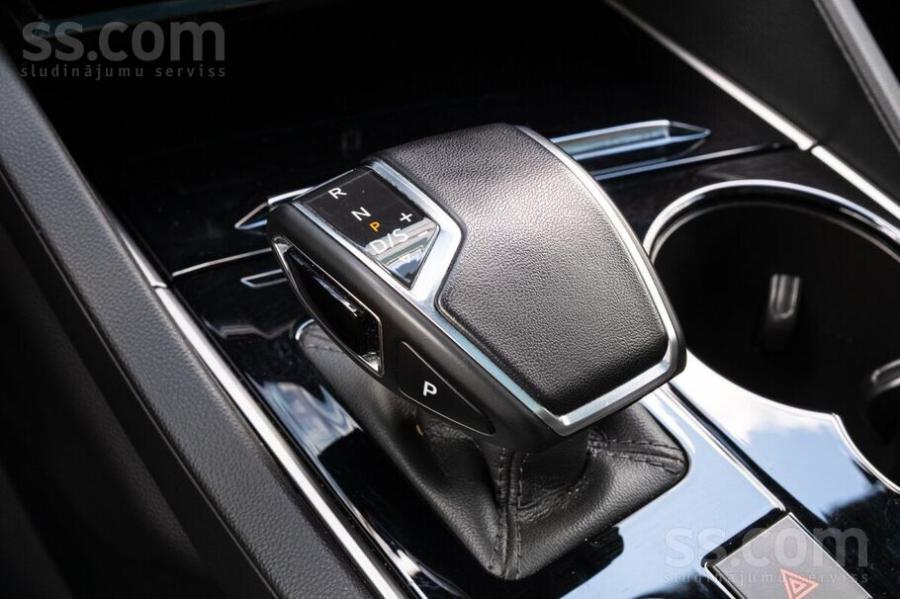 Brūns Volkswagen Touareg 2022 Rīga, ar dzinēja tilpumu 3.00 L un nobraukumu 75 tūkst. km par 43750 €, foto 18 vietnē AUTOMOTO.COM.LV