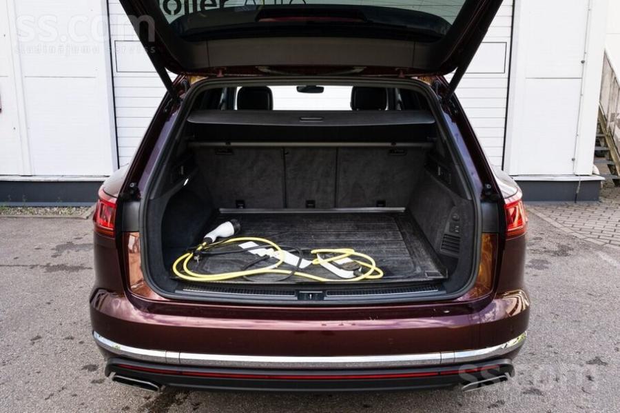 Brūns Volkswagen Touareg 2022 Rīga, ar dzinēja tilpumu 3.00 L un nobraukumu 75 tūkst. km par 43750 €, foto 22 vietnē AUTOMOTO.COM.LV