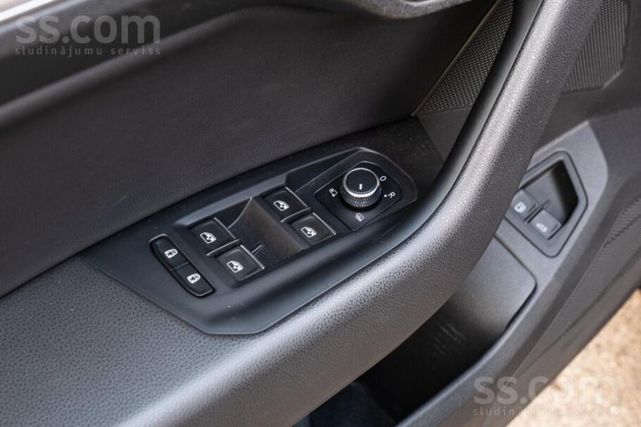 Brūns Volkswagen Touareg 2022 Rīga, ar dzinēja tilpumu 3.00 L un nobraukumu 75 tūkst. km par 43750 €, foto 25 vietnē AUTOMOTO.COM.LV