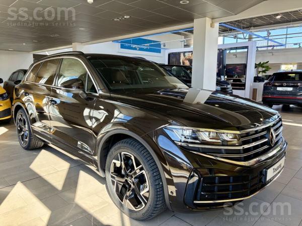 Brown Volkswagen Touareg 2026 in Valmiera, with an engine capacity of 3.00 L and mileage of 7 thousand km for 67900 €, photo 3 on AUTOMOTO.COM.LV