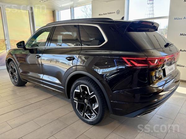 Brown Volkswagen Touareg 2026 in Valmiera, with an engine capacity of 3.00 L and mileage of 7 thousand km for 67900 €, photo 4 on AUTOMOTO.COM.LV