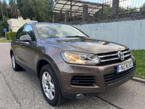 Brūns Volkswagen Touareg 2014 Viļņa, ar dzinēja tilpumu 3.00 L un nobraukumu 343 tūkst. km par 7700 €, foto 3 vietnē AUTOMOTO.COM.LV