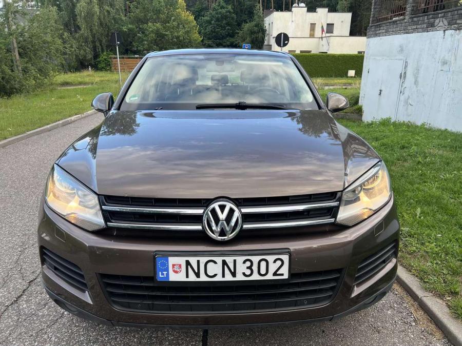 Brūns Volkswagen Touareg 2014 Viļņa, ar dzinēja tilpumu 3.00 L un nobraukumu 343 tūkst. km par 7700 €, foto 4 vietnē AUTOMOTO.COM.LV