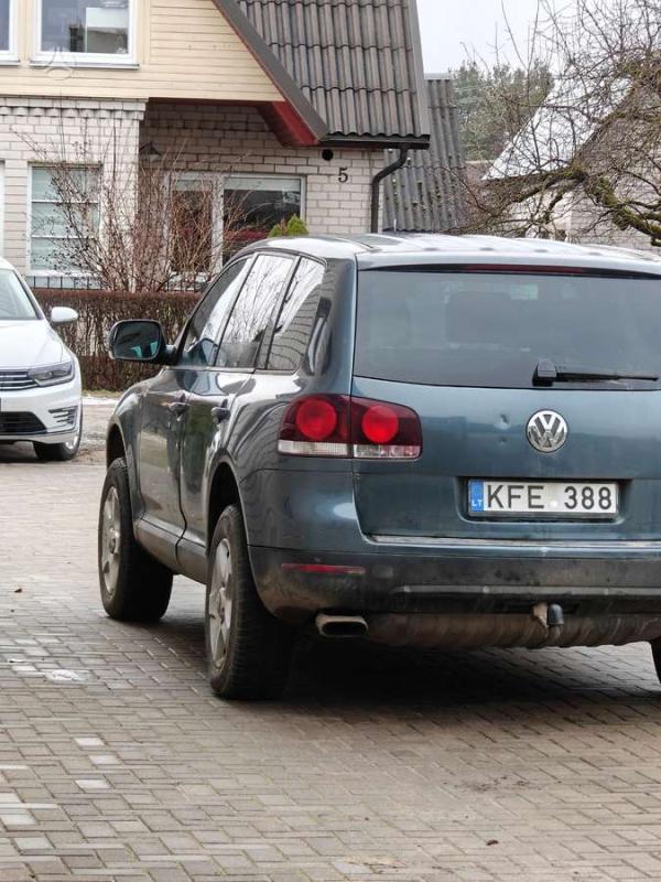 Volkswagen Touareg 2003 in Vilnius, with an engine capacity of 3.19 L and mileage of 248 thousand km for 1450 €, photo 1 on AUTOMOTO.COM.LV