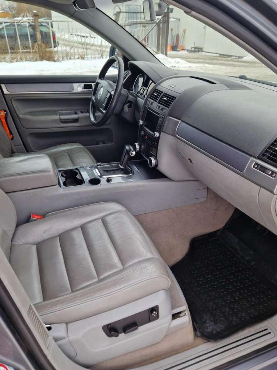 Volkswagen Touareg 2003 Kauņa, ar dzinēja tilpumu 3.20 L un nobraukumu 256 tūkst. km par 3900 €, foto 14 vietnē AUTOMOTO.COM.LV