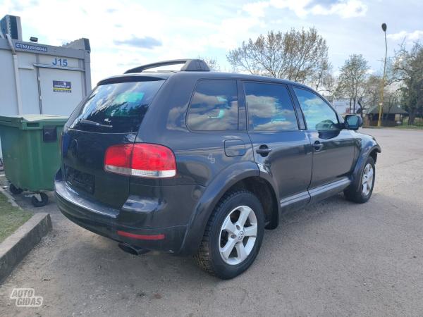 Volkswagen Touareg 2003 Kauņa, ar dzinēja tilpumu 4.20 L un nobraukumu 362 tūkst. km par 1450 €, foto 3 vietnē AUTOMOTO.COM.LV
