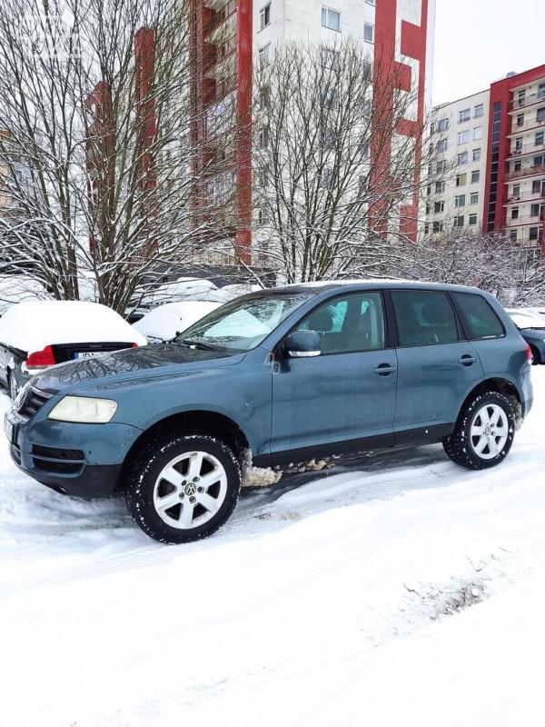 Volkswagen Touareg 2004 in Vilnius, with an engine capacity of 3.20 L and mileage of 330 thousand km for 1850 €, photo 1 on AUTOMOTO.COM.LV