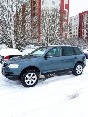 Volkswagen Touareg 2004 Viļņa, ar dzinēja tilpumu 3.20 L un nobraukumu 330 tūkst. km par 1850 €, foto  vietnē AUTOMOTO.COM.LV