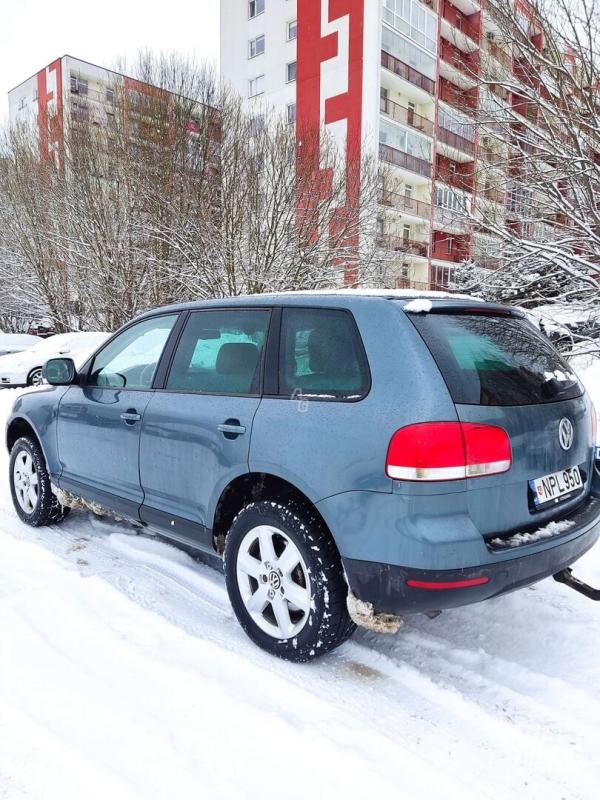 Volkswagen Touareg 2004 in Vilnius, with an engine capacity of 3.20 L and mileage of 330 thousand km for 1850 €, photo 2 on AUTOMOTO.COM.LV