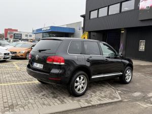 Volkswagen Touareg 2004 in Siauliai, with an engine capacity of 2.50 L and mileage of 360 thousand km for 1850 €, photo 5 on AUTOMOTO.COM.LV