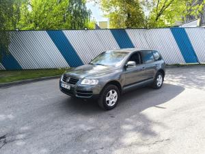 Volkswagen Touareg 2004 in Kaunas, with an engine capacity of 2.50 L and mileage of 310 thousand km for 1390 €, photo  on AUTOMOTO.COM.LV