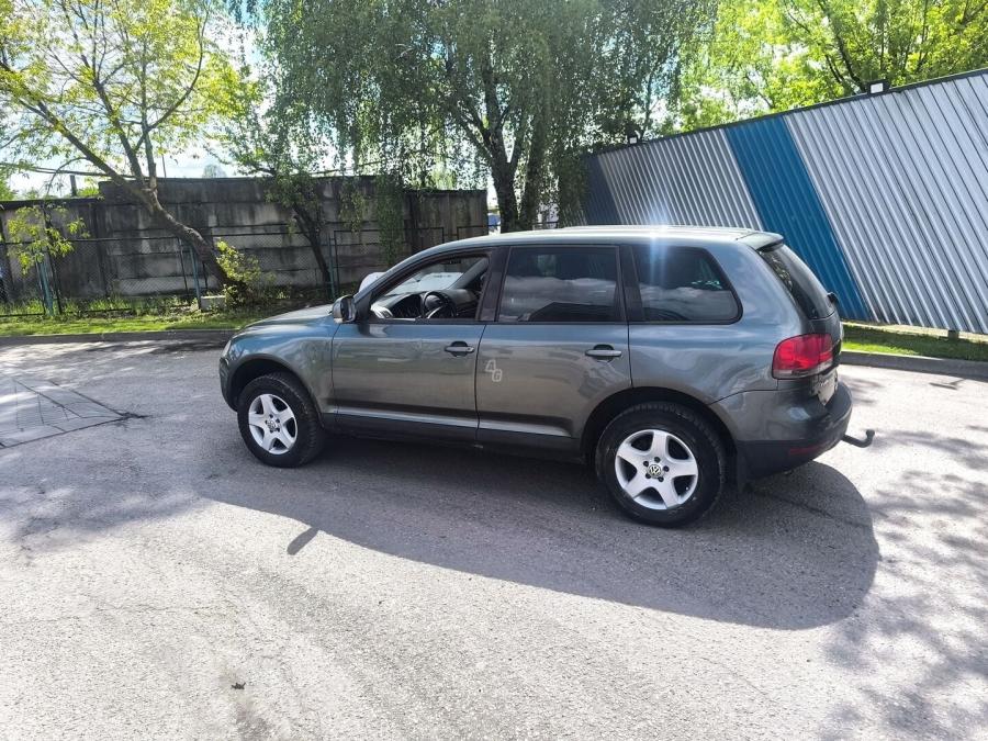 Volkswagen Touareg 2004 Kauņa, ar dzinēja tilpumu 2.50 L un nobraukumu 310 tūkst. km par 1390 €, foto 3 vietnē AUTOMOTO.COM.LV