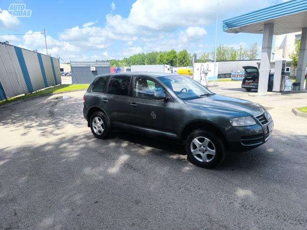 Volkswagen Touareg 2004 in Kaunas, with an engine capacity of 2.50 L and mileage of 310 thousand km for 1390 €, photo 8 on AUTOMOTO.COM.LV