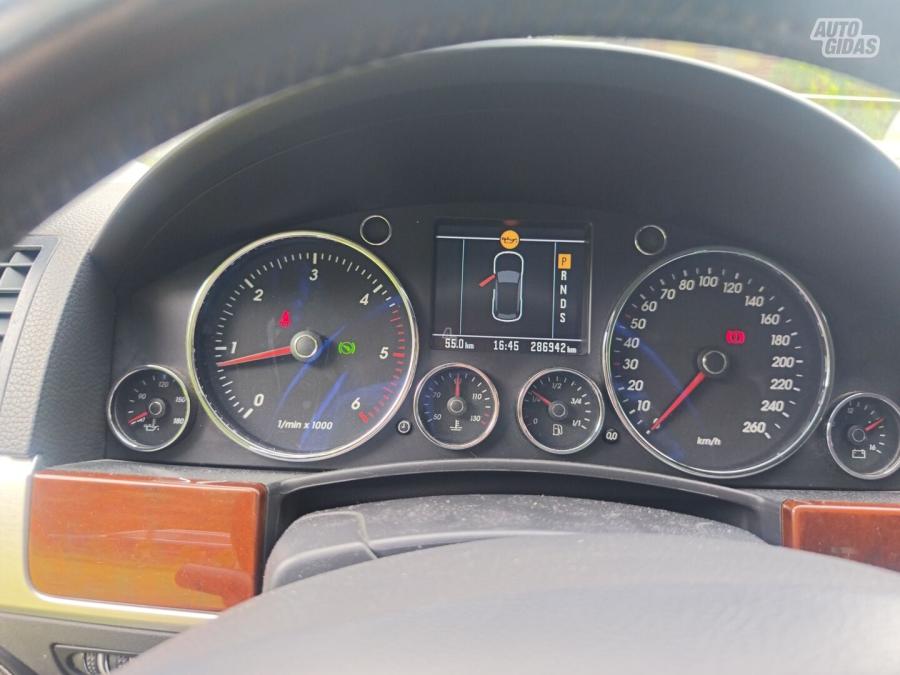 Volkswagen Touareg 2004 Viļņa, ar dzinēja tilpumu 2.50 L un nobraukumu 280 tūkst. km par 1650 €, foto 9 vietnē AUTOMOTO.COM.LV