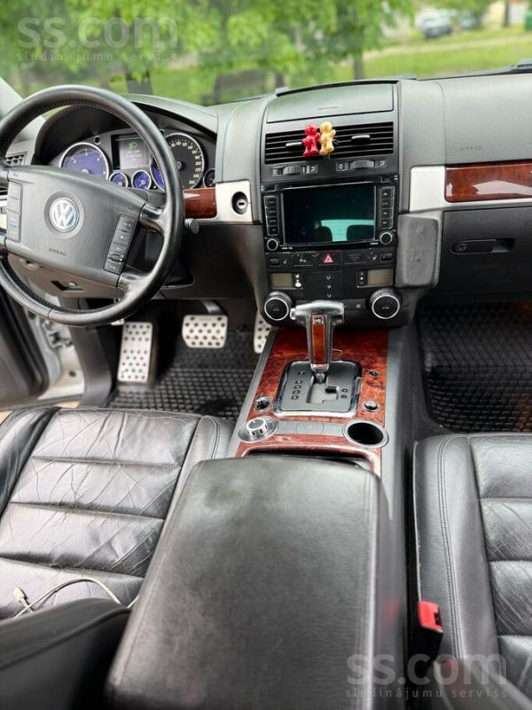 Volkswagen Touareg 2005 in Daugavpils, with an engine capacity of 2.50 L and mileage of 293 thousand km for 3300 €, photo 5 on AUTOMOTO.COM.LV