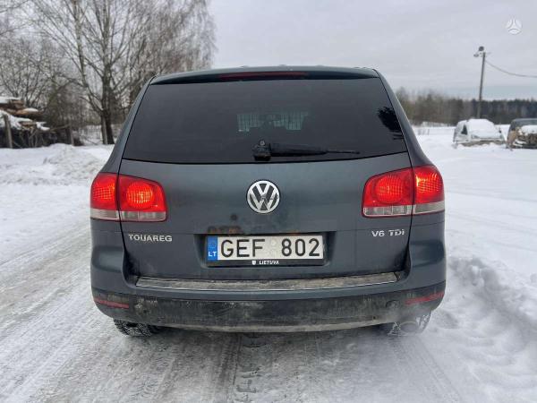 Volkswagen Touareg 2005 in Vilnius, with an engine capacity of 2.97 L and mileage of 250 thousand km for 2600 €, photo 3 on AUTOMOTO.COM.LV