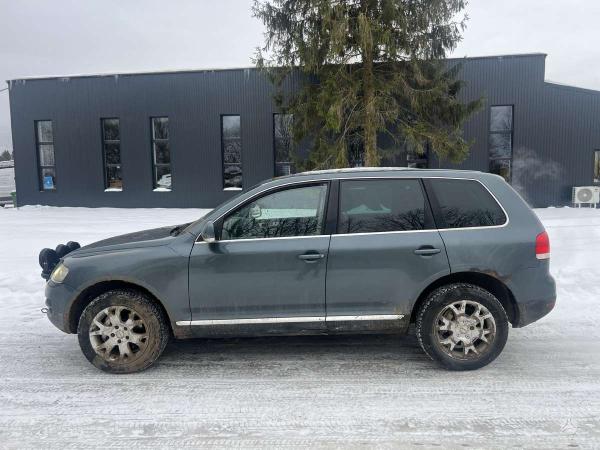 Volkswagen Touareg 2005 in Vilnius, with an engine capacity of 2.97 L and mileage of 250 thousand km for 2600 €, photo 5 on AUTOMOTO.COM.LV