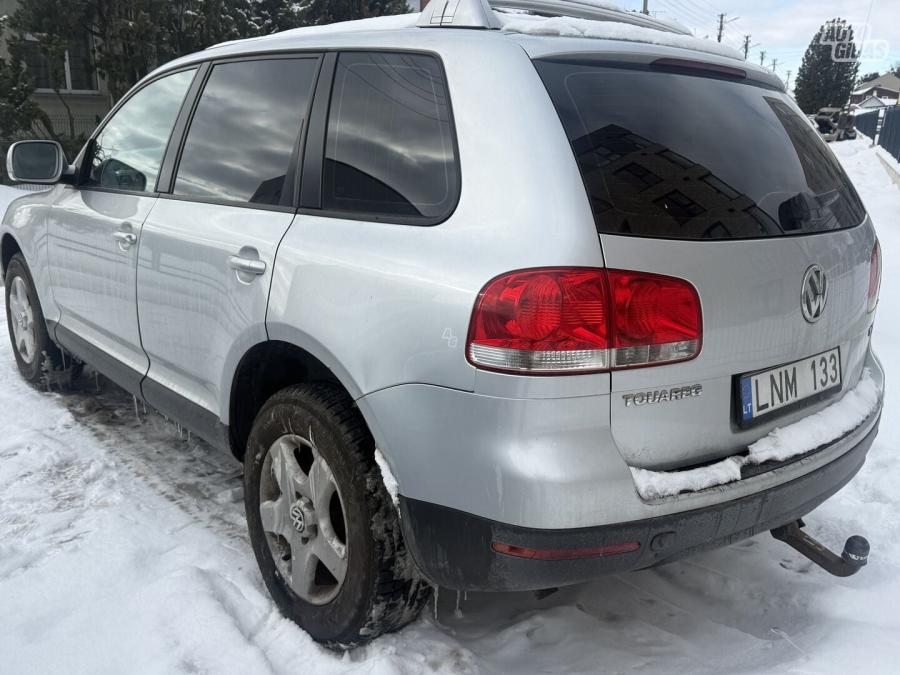 Volkswagen Touareg 2005 Kauņa, ar dzinēja tilpumu 2.50 L un nobraukumu 300 tūkst. km par 1600 €, foto 4 vietnē AUTOMOTO.COM.LV