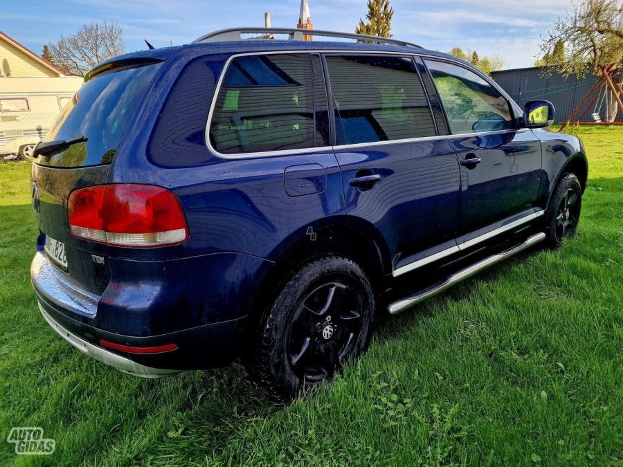 Volkswagen Touareg 2005 in Kaisiadorys, with an engine capacity of 2.50 L and mileage of 380 thousand km for 2550 €, photo 1 on AUTOMOTO.COM.LV