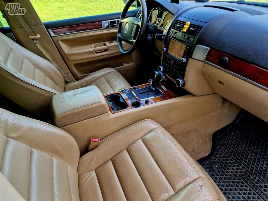 Volkswagen Touareg 2005 in Kaisiadorys, with an engine capacity of 2.50 L and mileage of 380 thousand km for 2550 €, photo 7 on AUTOMOTO.COM.LV
