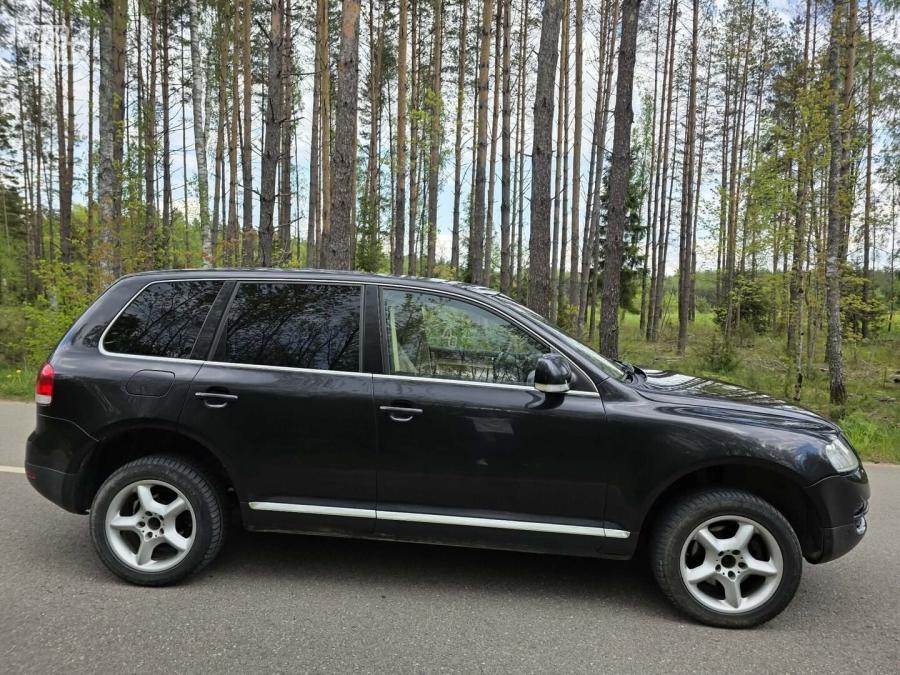 Фольксваген Туарег 2005 в Варена, объемом двигателя 2.50 л и пробегом 398 тыс. км за 2450 €, фото 4 на AUTOMOTO.COM.LV