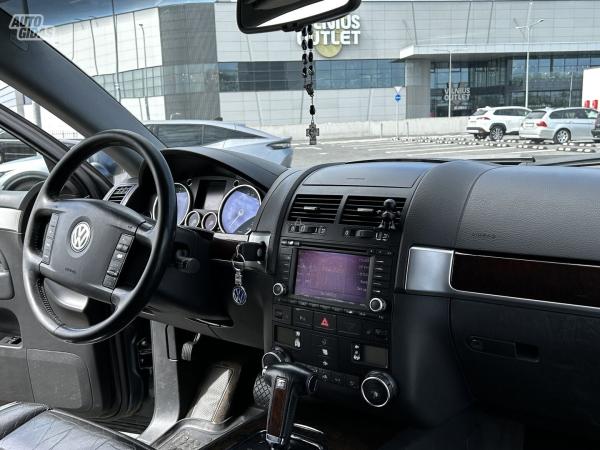 Volkswagen Touareg 2005 in Vilnius, with an engine capacity of 2.50 L and mileage of 301 thousand km for 3300 €, photo 4 on AUTOMOTO.COM.LV